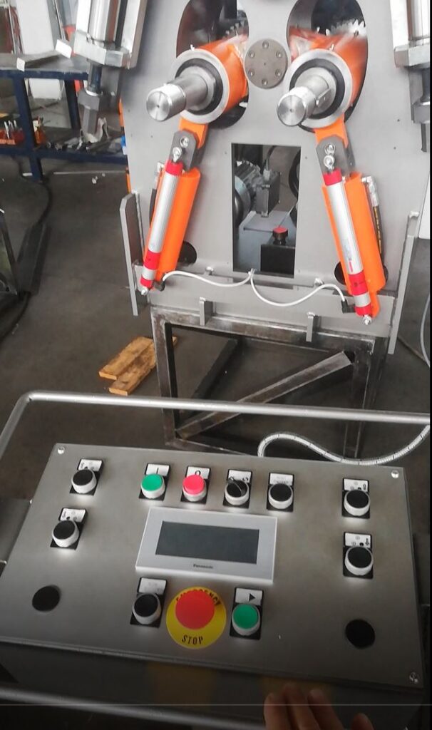 COMAC SERIES 3000 MODEL 304HV Section & Profile Rolling Machine