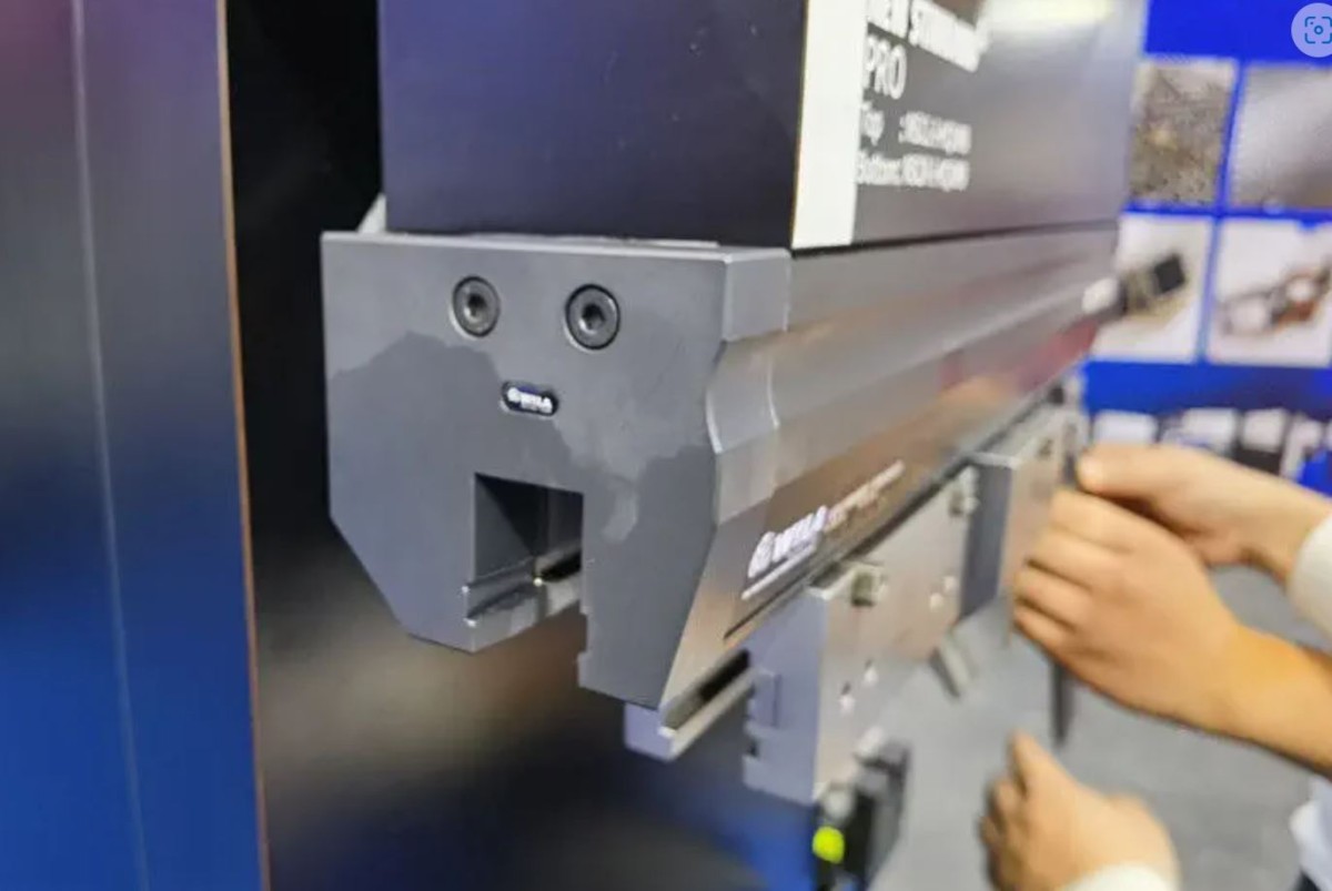 Quick Style Press Brake Clamping - Delahenty Machinery