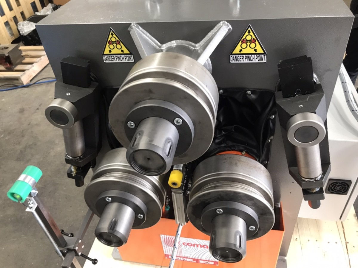 COMAC SERIES 3000 MODEL 305 Section & Profile Rolling Machine