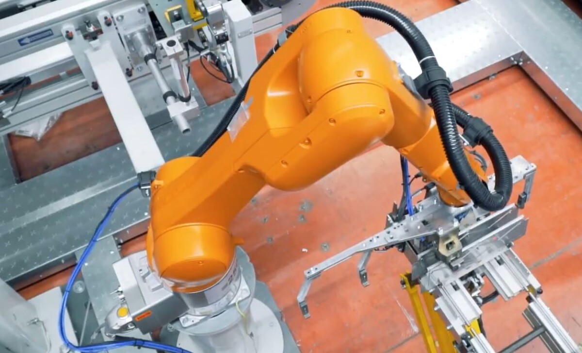 KUKA - KR CYBERTECH Range | Robot for Efficient Automation